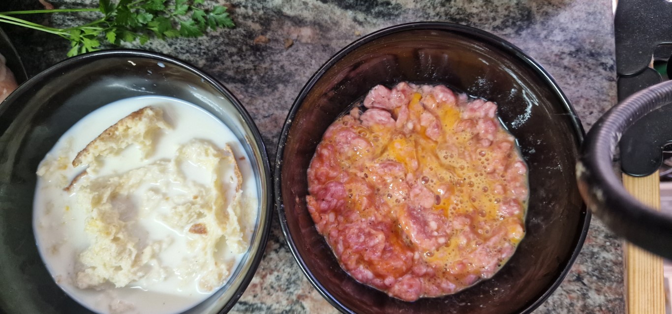 Receta de pollo relleno de carne picada con salsa de verduras ...