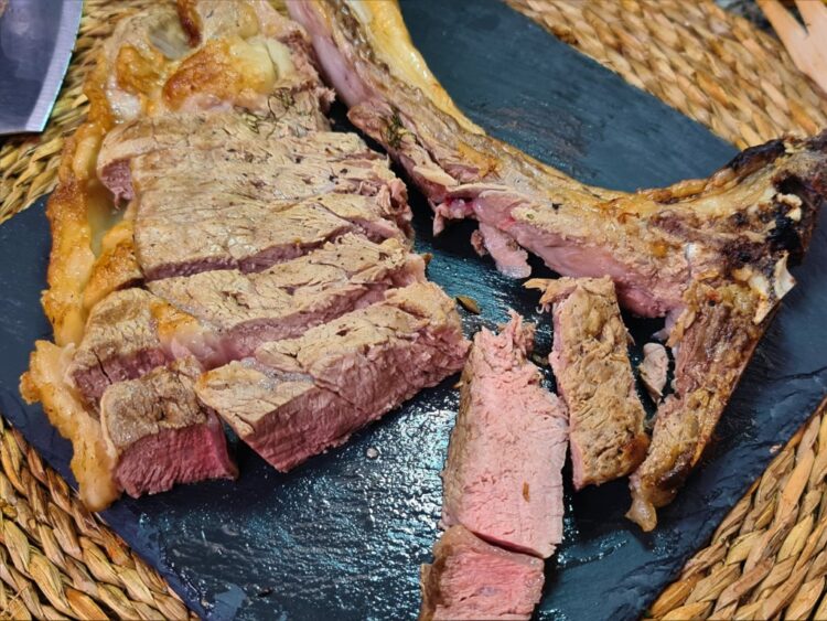 Tomahawk, qué es y cómo cocinarlo en el horno – Cocimaniacos